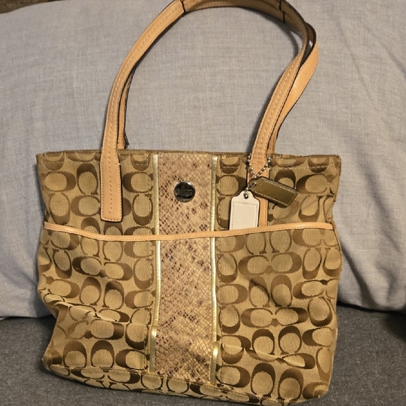Coach | Bags | Coach Tan And Gold Luxe Tote Bag | Poshmark